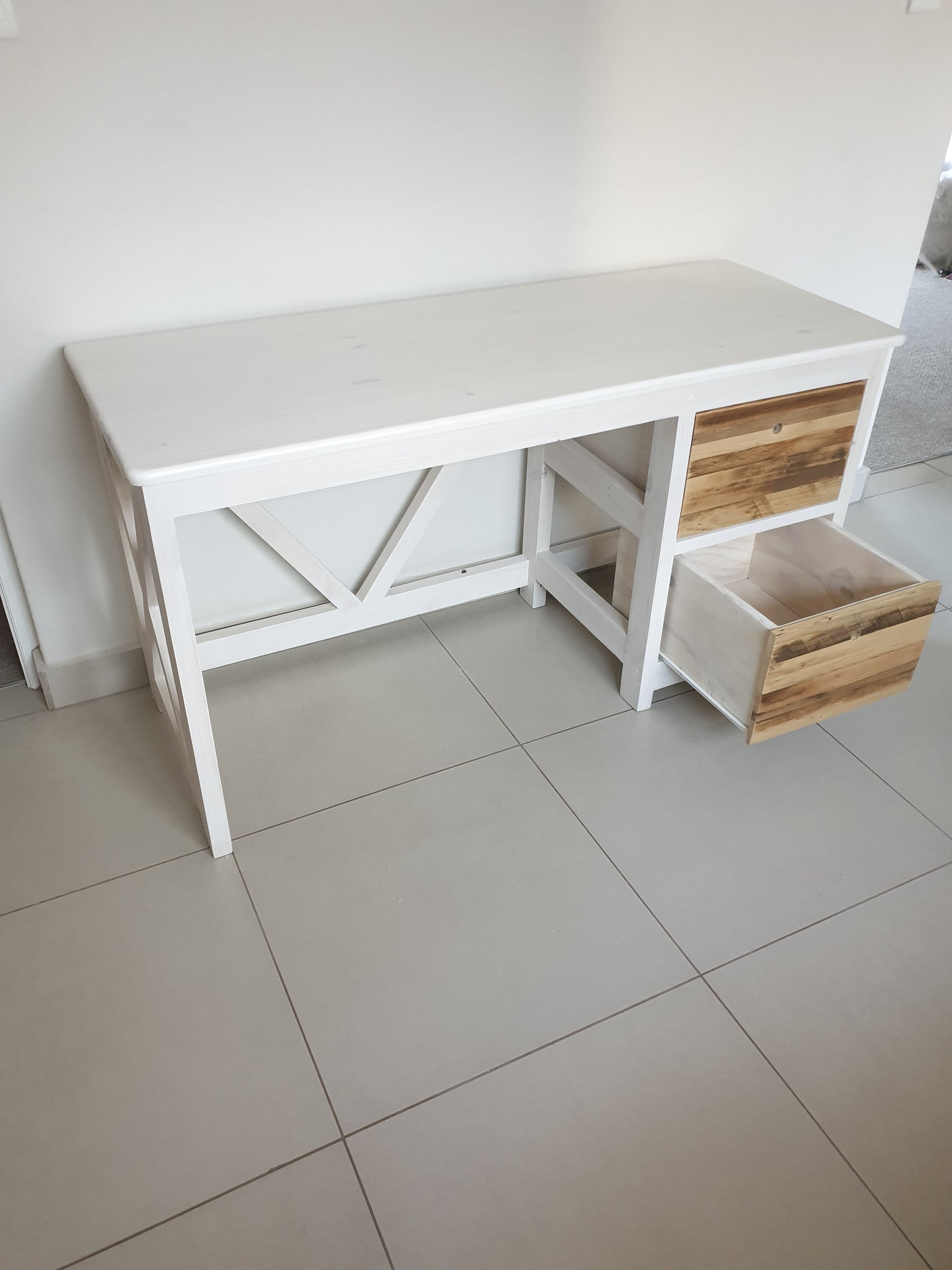 Coach Desk – Young at H-art Interiors